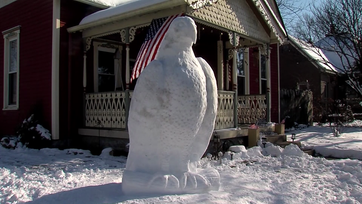Noble giant: 7-foot eagle made out of snow