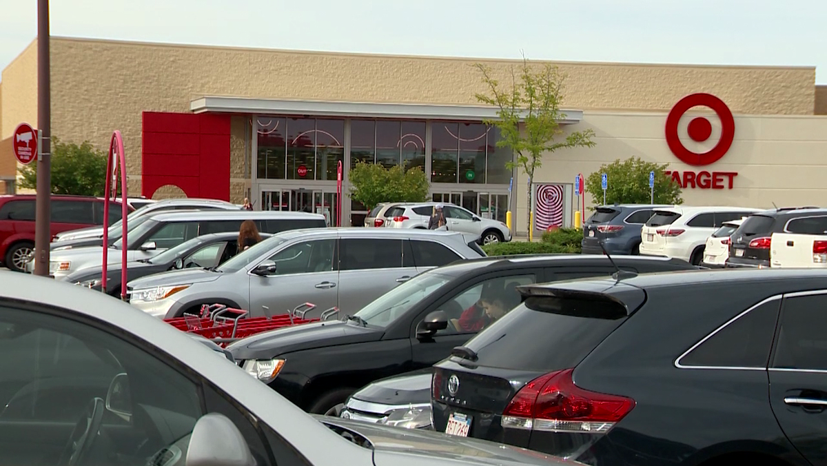 Mom accused of leaving child in Target parking lot to face charges