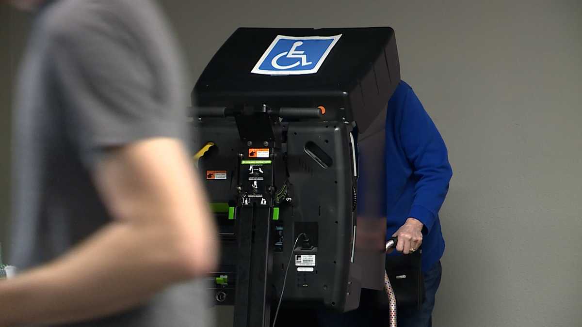 Arkansas moves to amend poll watcher rules ahead of primary elections