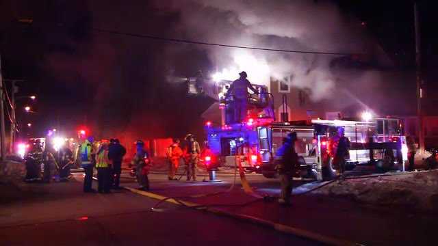 Eleven hurt in early morning fire in Waterville