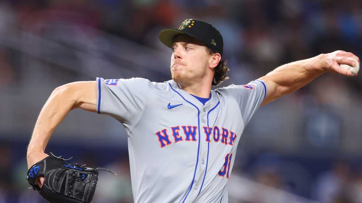 Josh Walker traded to Pittsburgh Pirates