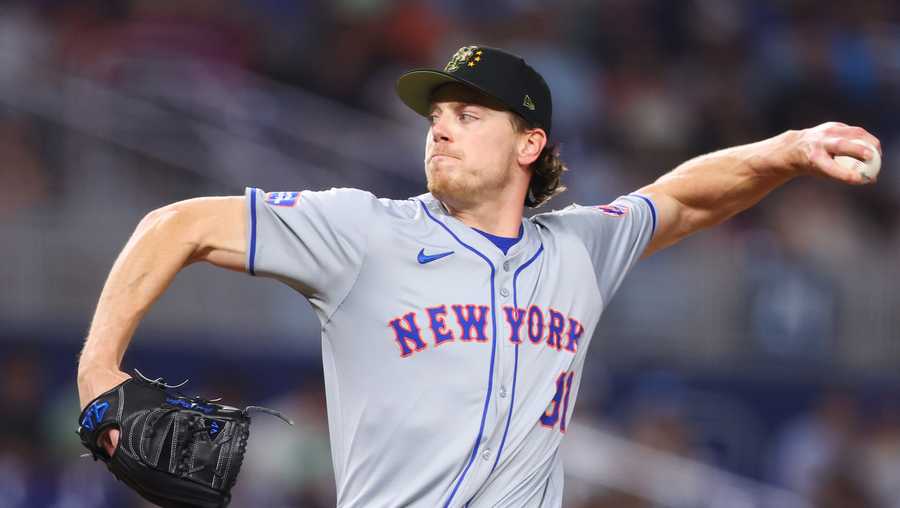 Josh Walker traded to Pittsburgh Pirates