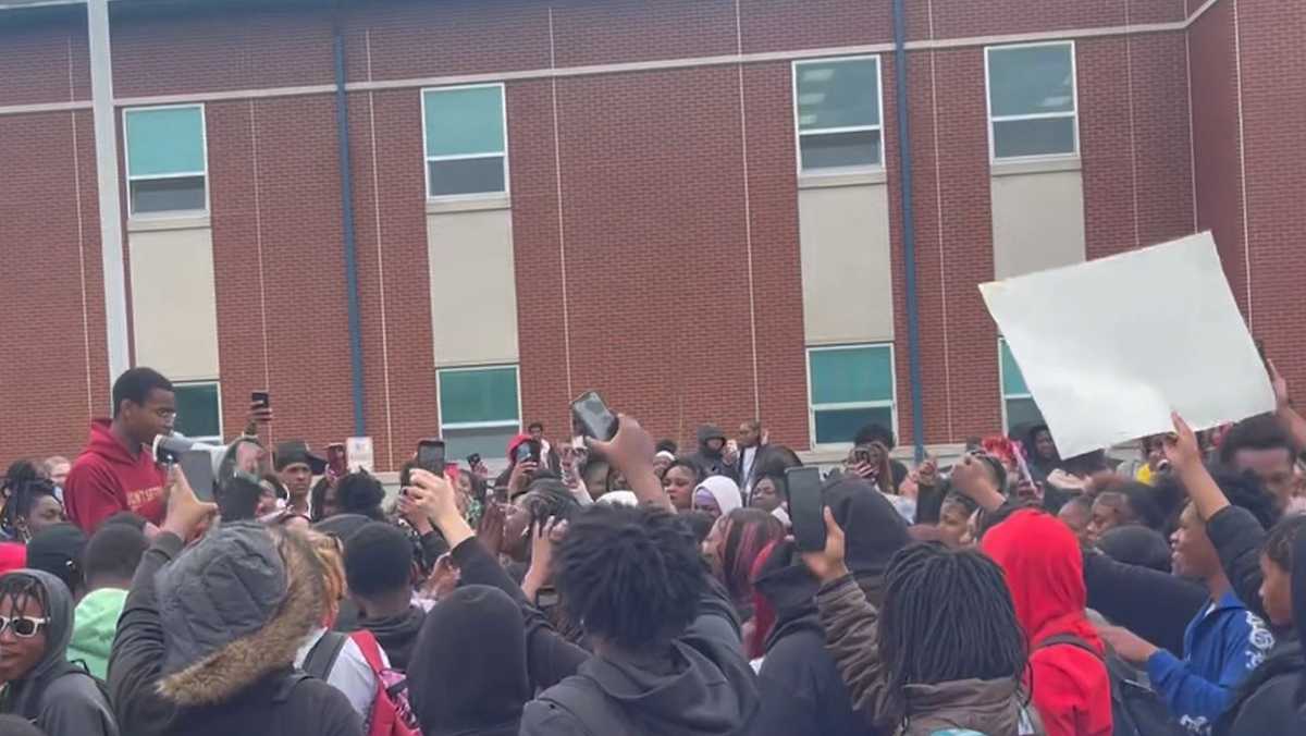 Students asking for change after 2 teens shot near Woodward High School
