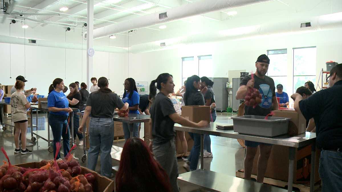 Walmart associates volunteer time to help those impacted by storm