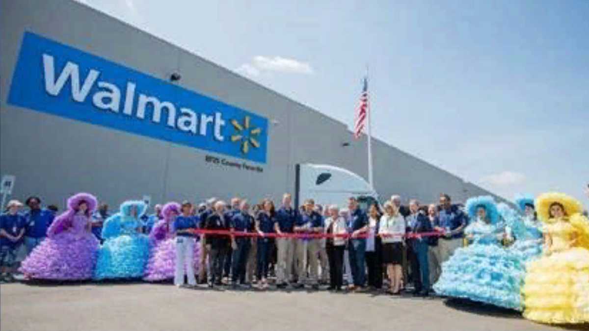 Walmart opens distribution center in Mobile
