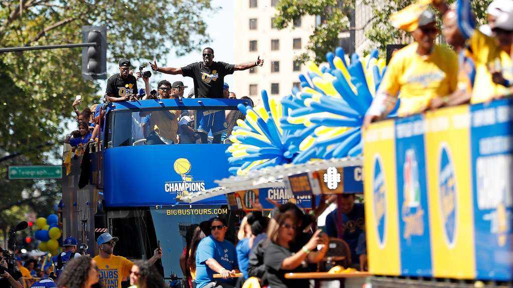 PHOTOS: Warriors players celebrate at victory parade