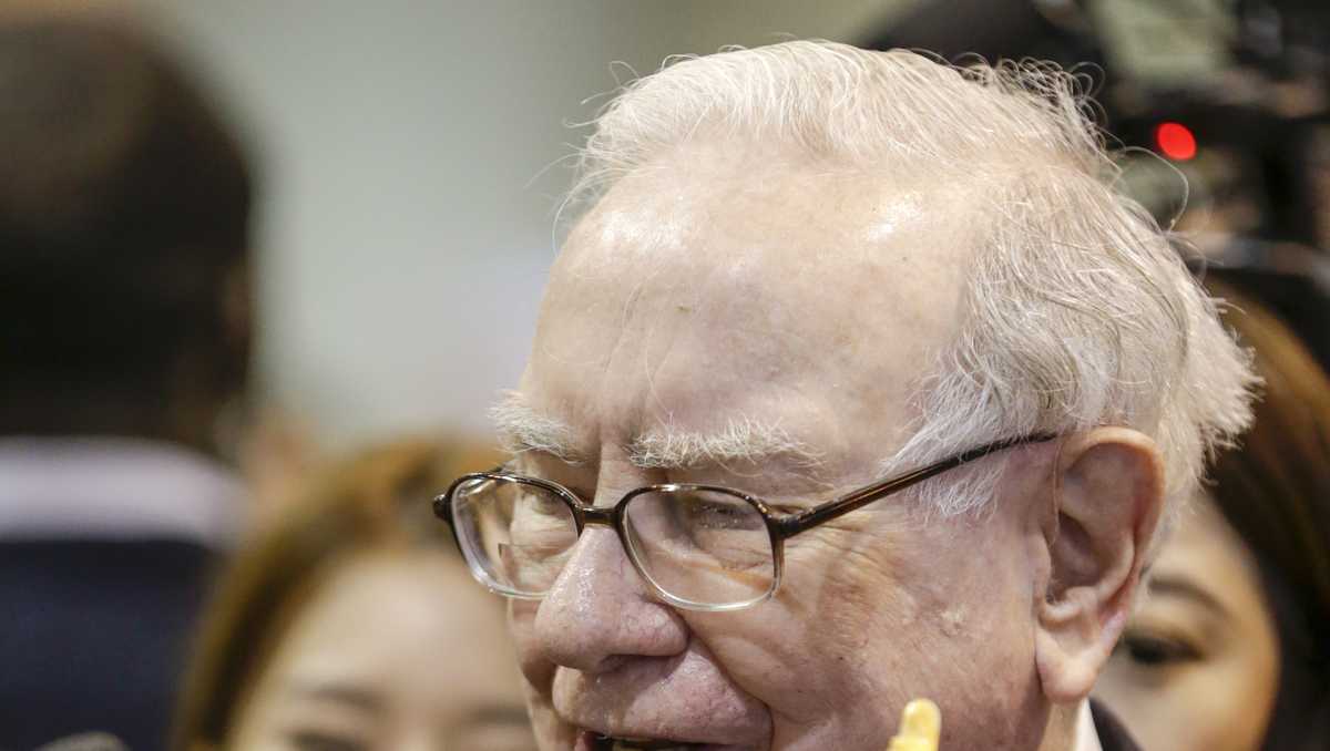 Warren Buffett just released his first tax return — and it's amazing
