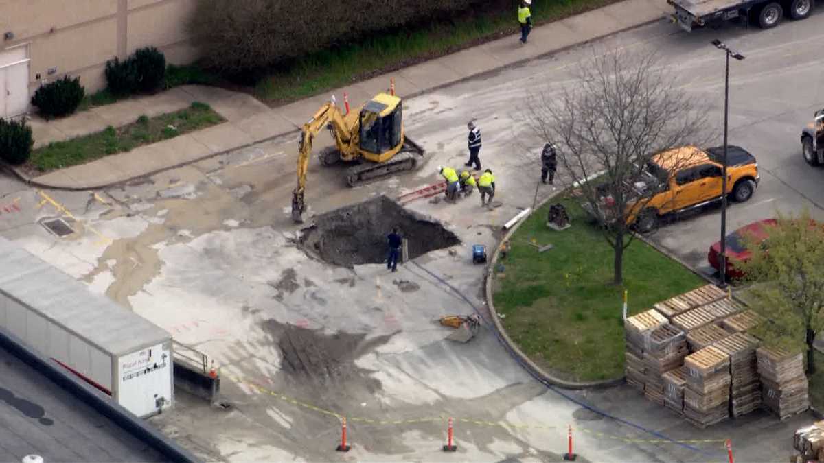 Water main break at Washington Crown Center mall