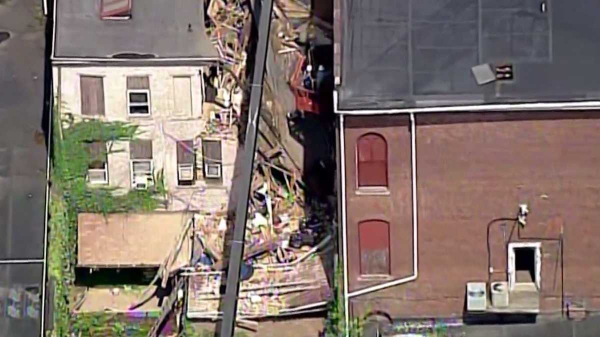 Former tenant sues landlords of collapsed Washington apartment building