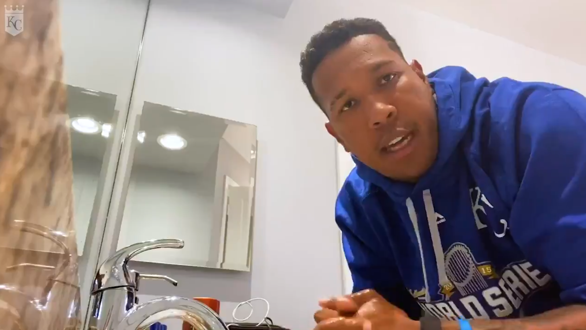 Singing with Salvy: Royals catcher belts out handwashing tune for COVID-19