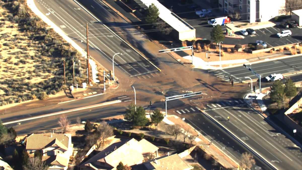 Northwest Albuquerque intersection closed
