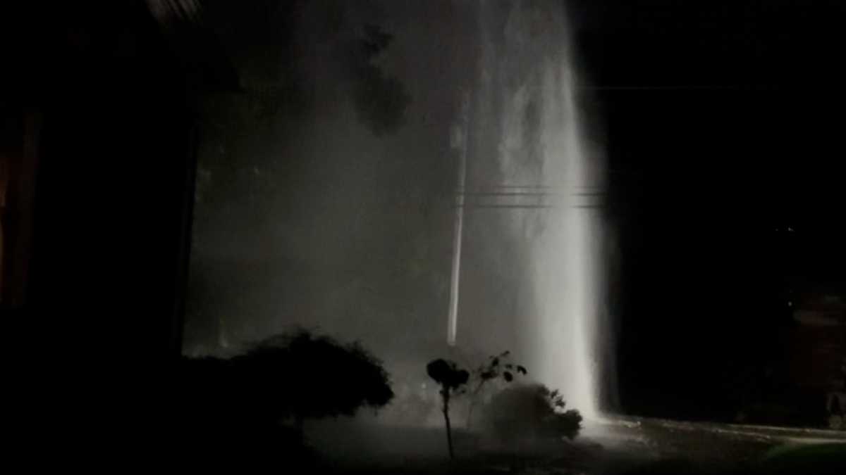 Water main break sends water cascading onto Washington County home