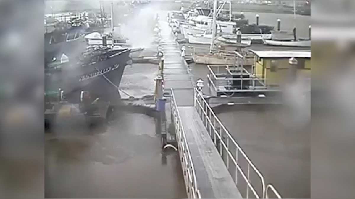 CAUGHT ON CAMERA: Waterspout hits NorCal marina CAUGHT ON CAMERA: Waterspout hits NorCal marina