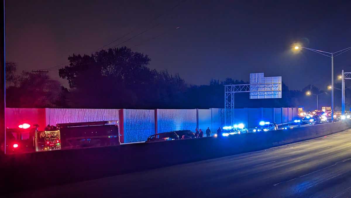 Police: 2 people killed in overnight collision on I-264
