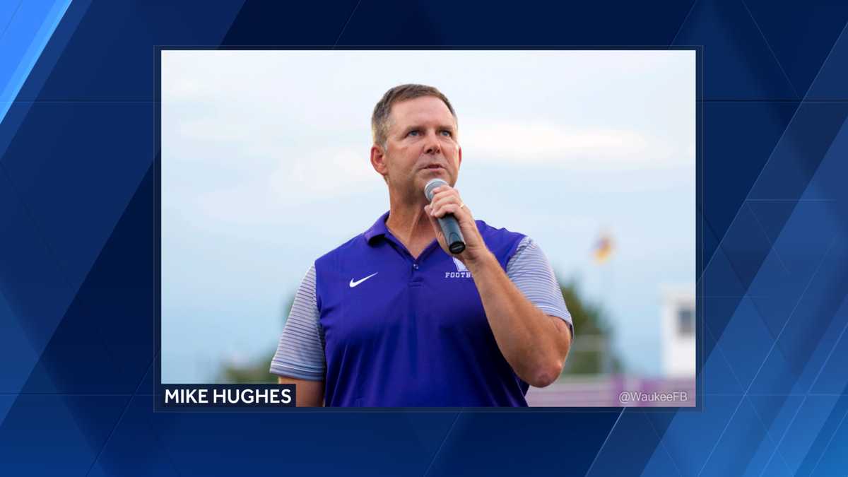 Waukee head football coach retires after 25 years