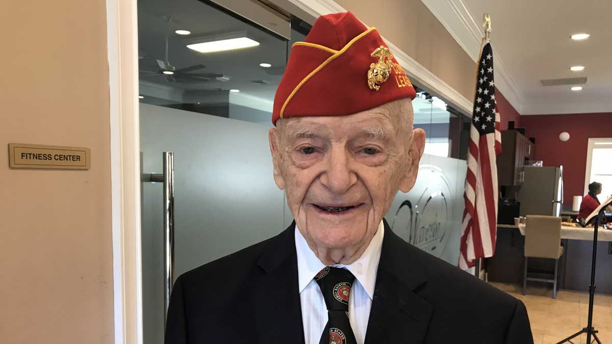 Waverly West Community exchange stories on Veterans Day