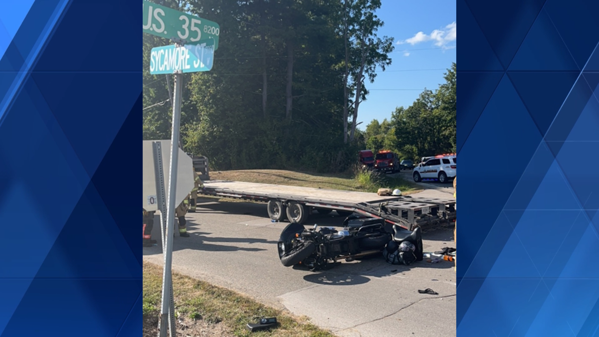 Deputies: 1 dead, 2 hurt after crash involving motorcycle in Indiana