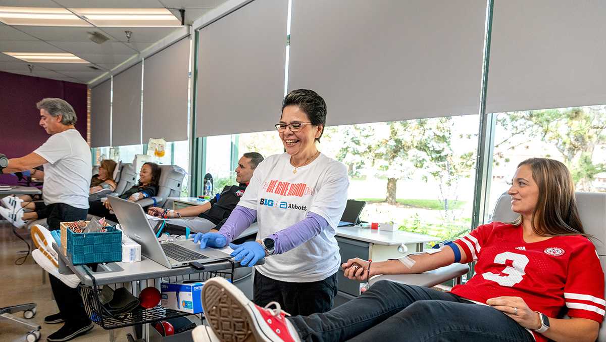 Abbott, Big Ten blood donation competition