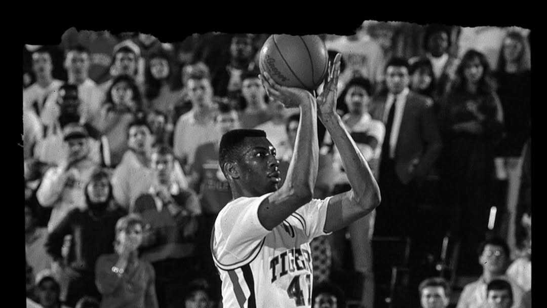 Elden Campbell, Clemson's all-time leading scorer, dies at 57