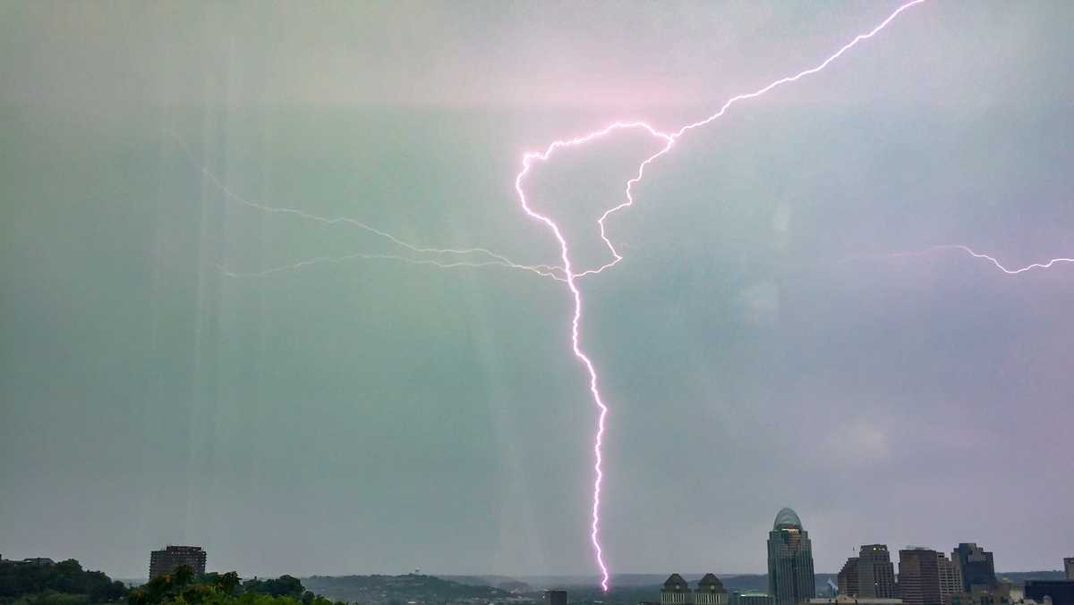 TIMELINE: Strong storms, some severe, this weekend