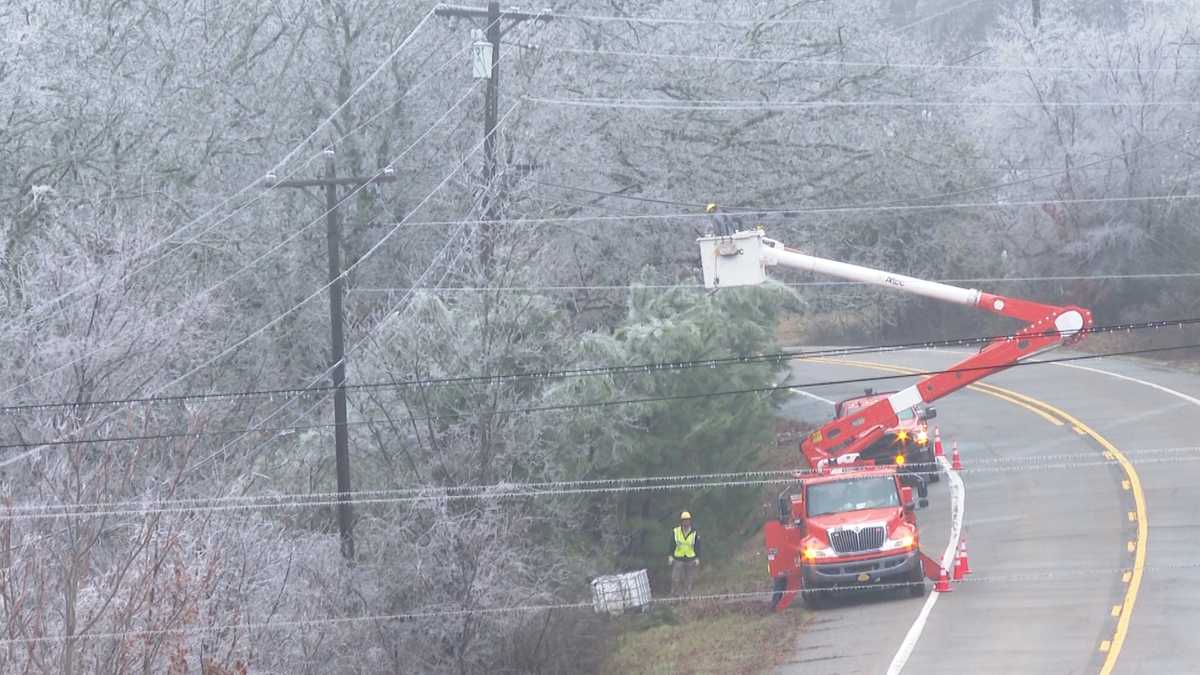 OG&E crews restore power for hundreds of customers