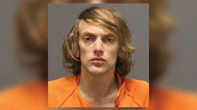 'I did not feel safe': College student finds man in her closet, wearing ...