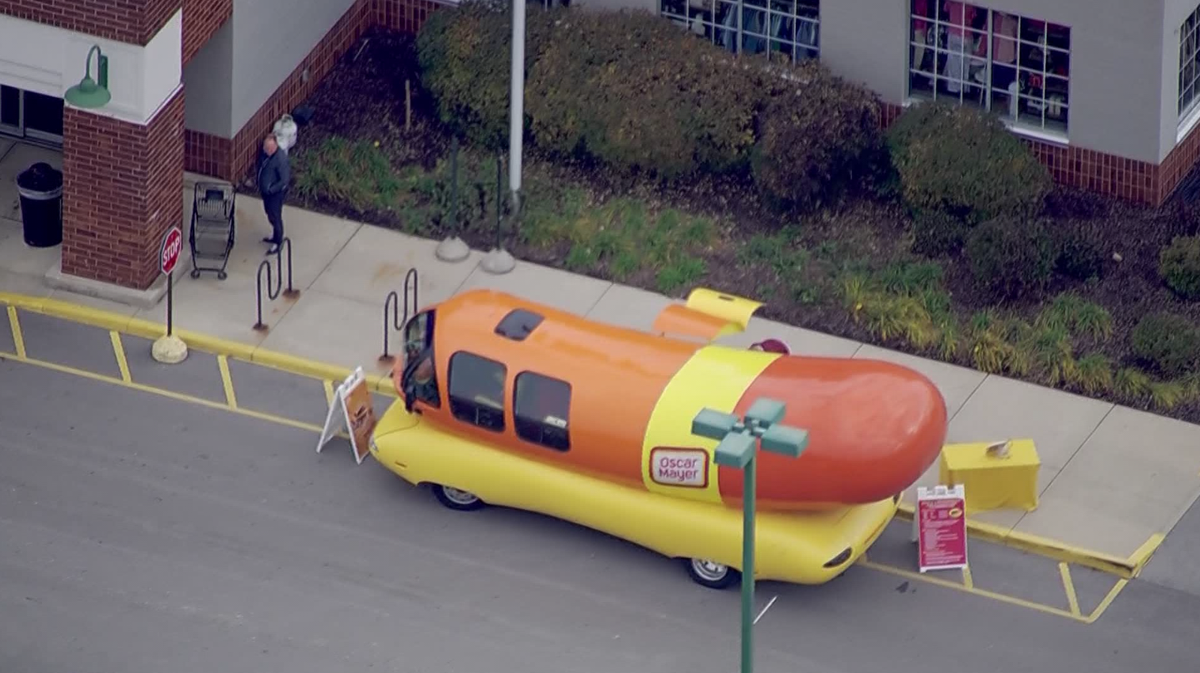 Oscar Mayer Wienermobile appears in Waukesha