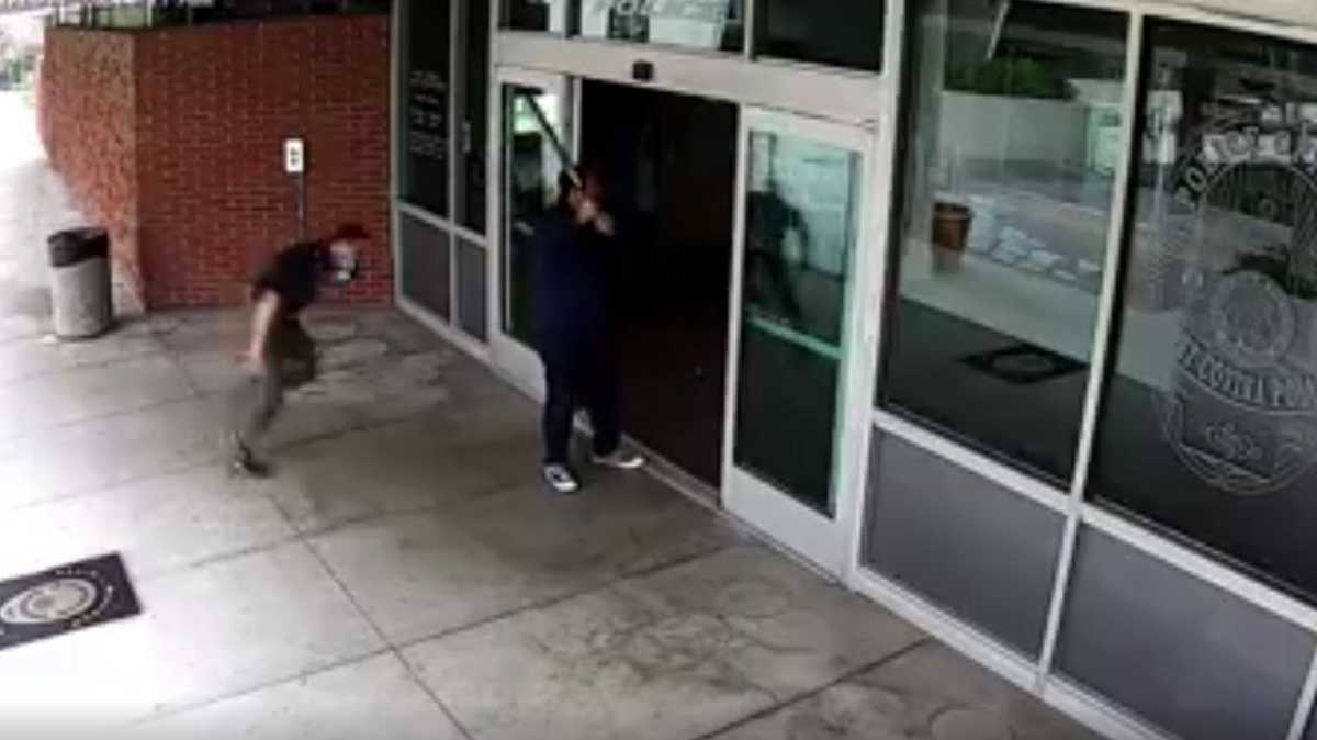 SoCal officer tackles man hitting windows with bat