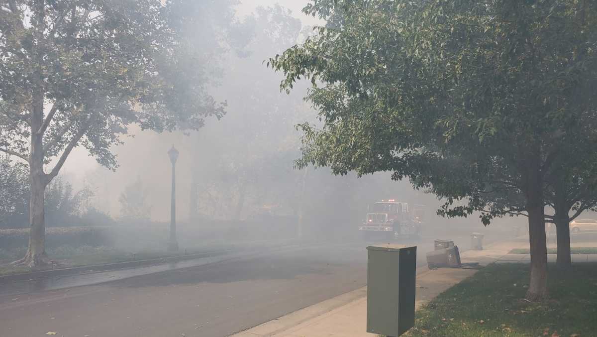 West Sac residents told to leave home after fire sparks on levee