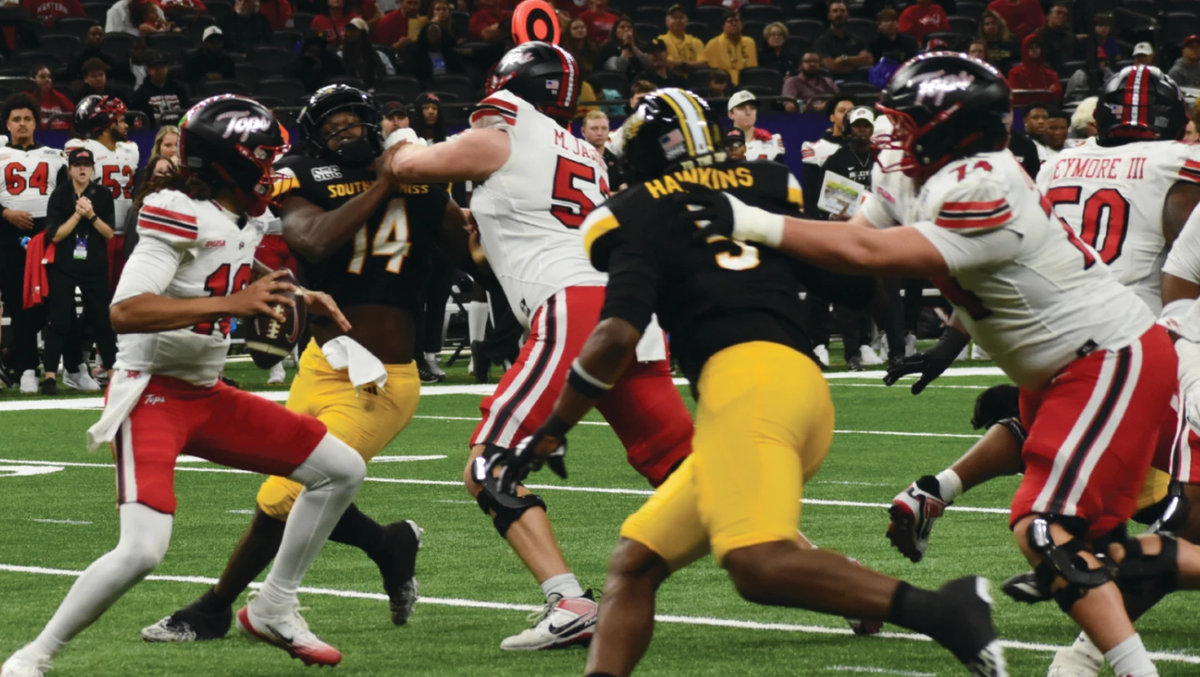 Maverick McIvor rallies Western Kentucky to a New Orleans Bowl victory ...