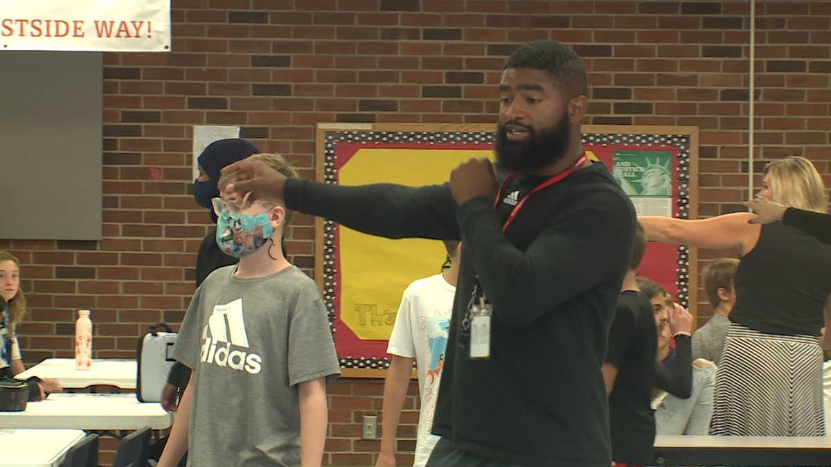 Pair of Westside graduates mark first day as first-time teachers