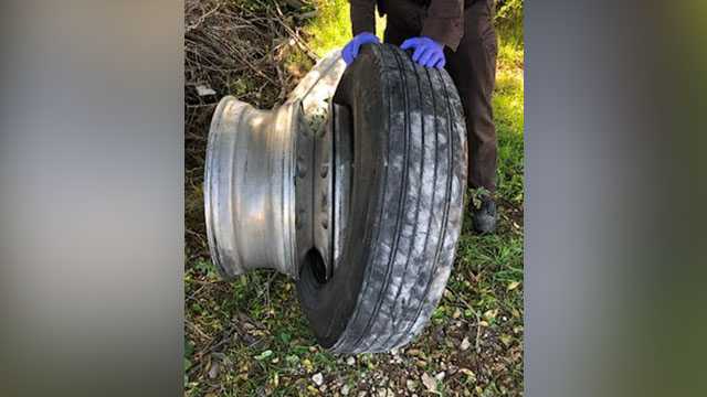 One person killed after loose wheel causes chain-reaction crashes I-40 ...