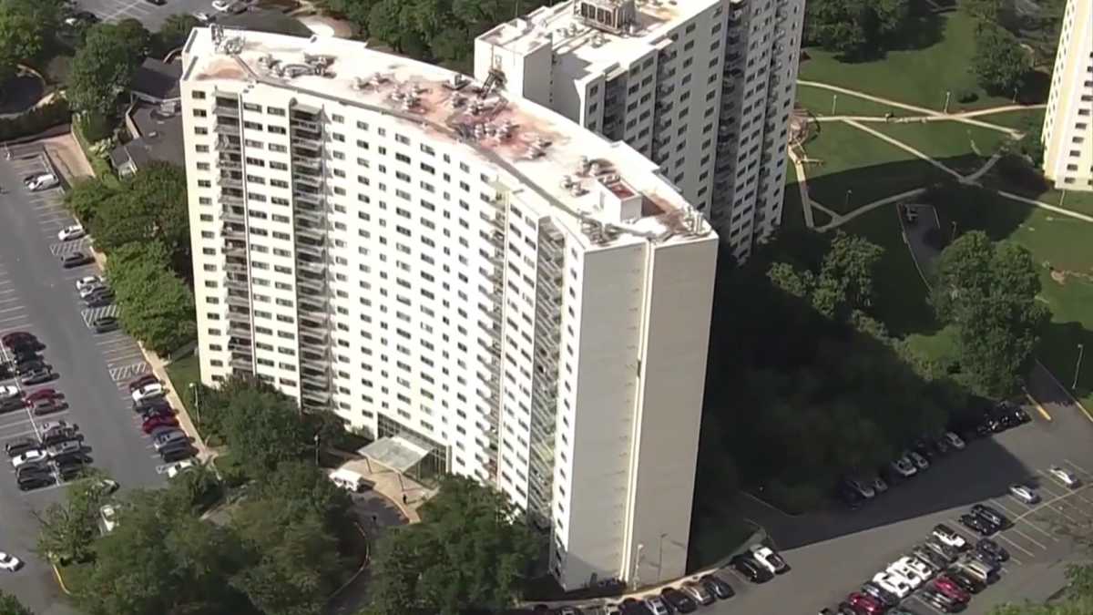 Officials: Toddler who fell off balcony expected to survive