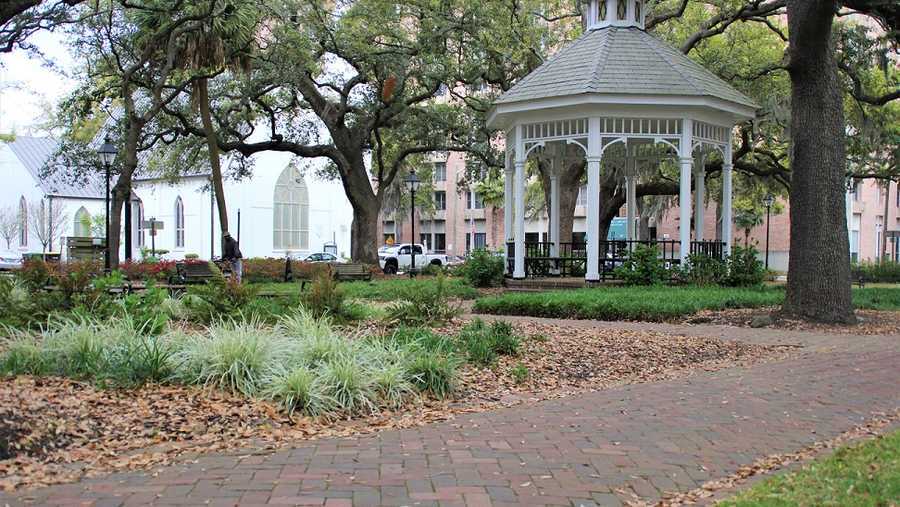 Downtown Savannah square may hold more than 80 unmarked graves