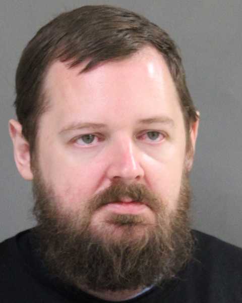 Man charged with burglary, arson after mall break-in