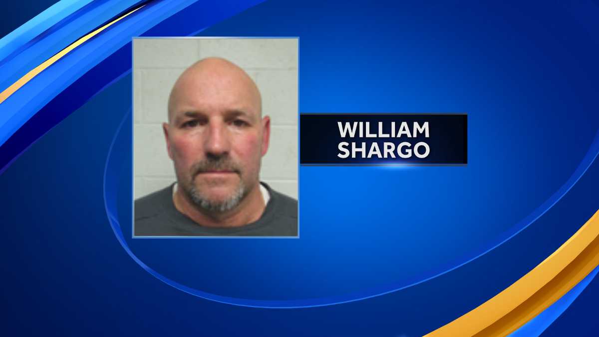 Man arrested on DUI charge after crashing car Man arrested on DUI charge after crashing car