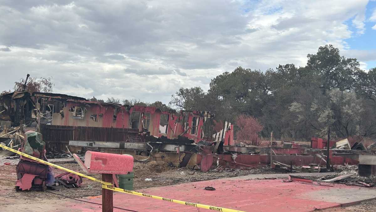 Desert Willow Complex Fire: Homes destroyed, evacuations lifted