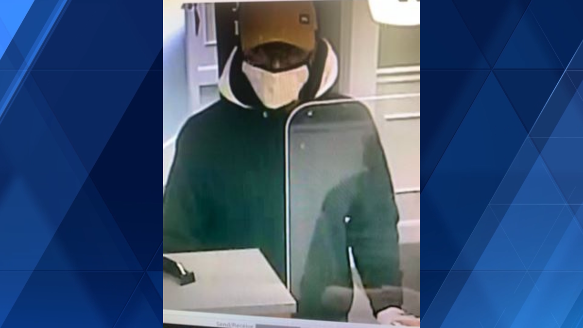 Police looking for suspect in Pierce Township bank robbery