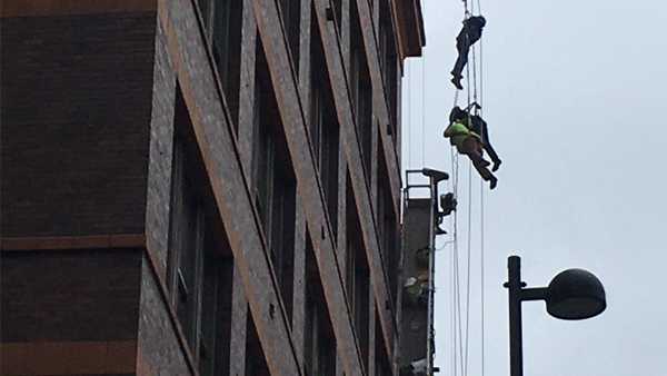 3 window washers left suspended mid-air after scaffolding collapse in ...
