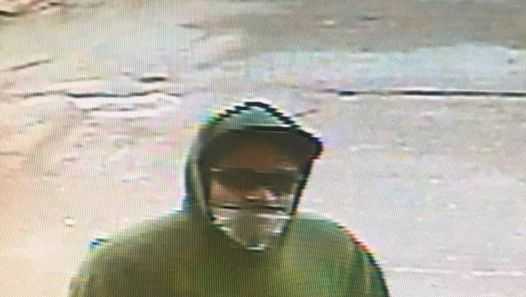 Police search for armed man who robbed Wiscasset market