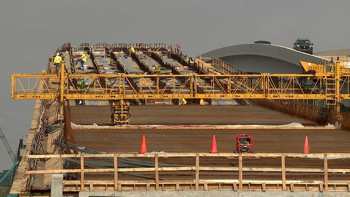 Completion of new Islands Expressway bridge pushed back yet again