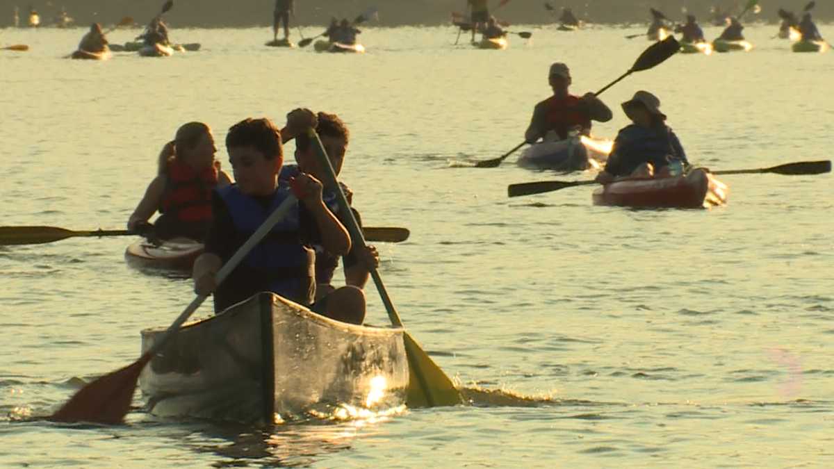 Thousands boats of all shapes and sizes hit the Ohio River for Paddlefest