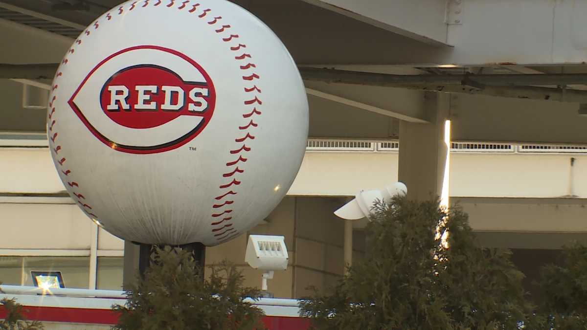Hundreds apply for support positions with Cincinnati Reds