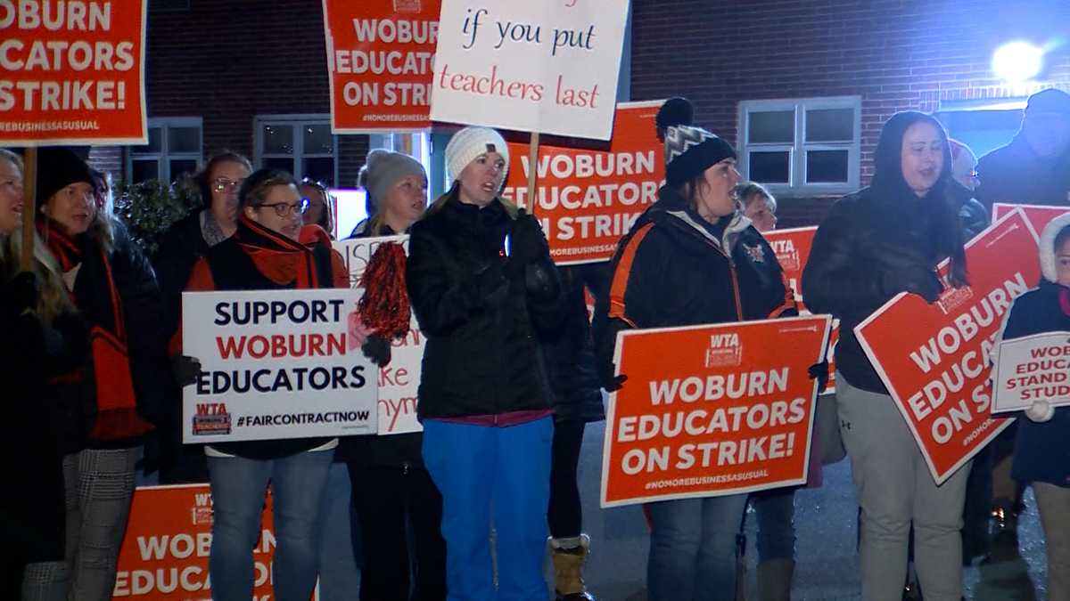 Woburn closes schools for third straight day amid teachers strike