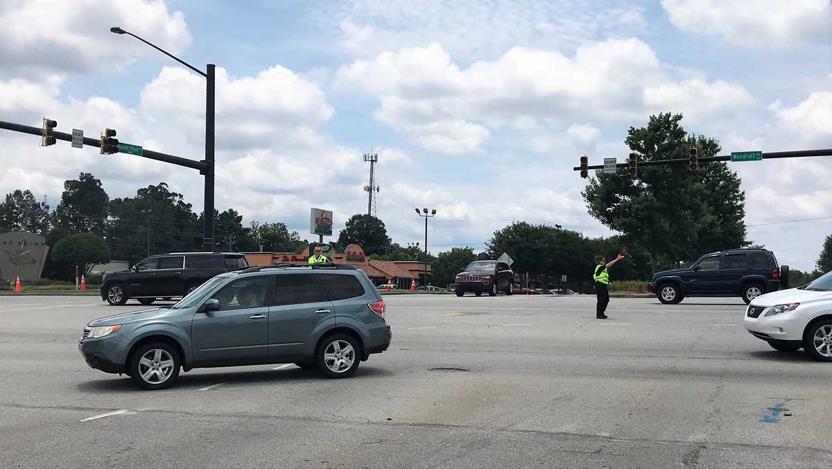 Woodruff Road traffic signal lightning damage repaired, police say