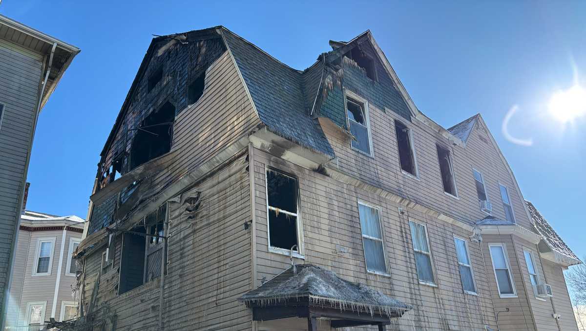 Fire at Worcester triple-decker amid extreme cold temperatures