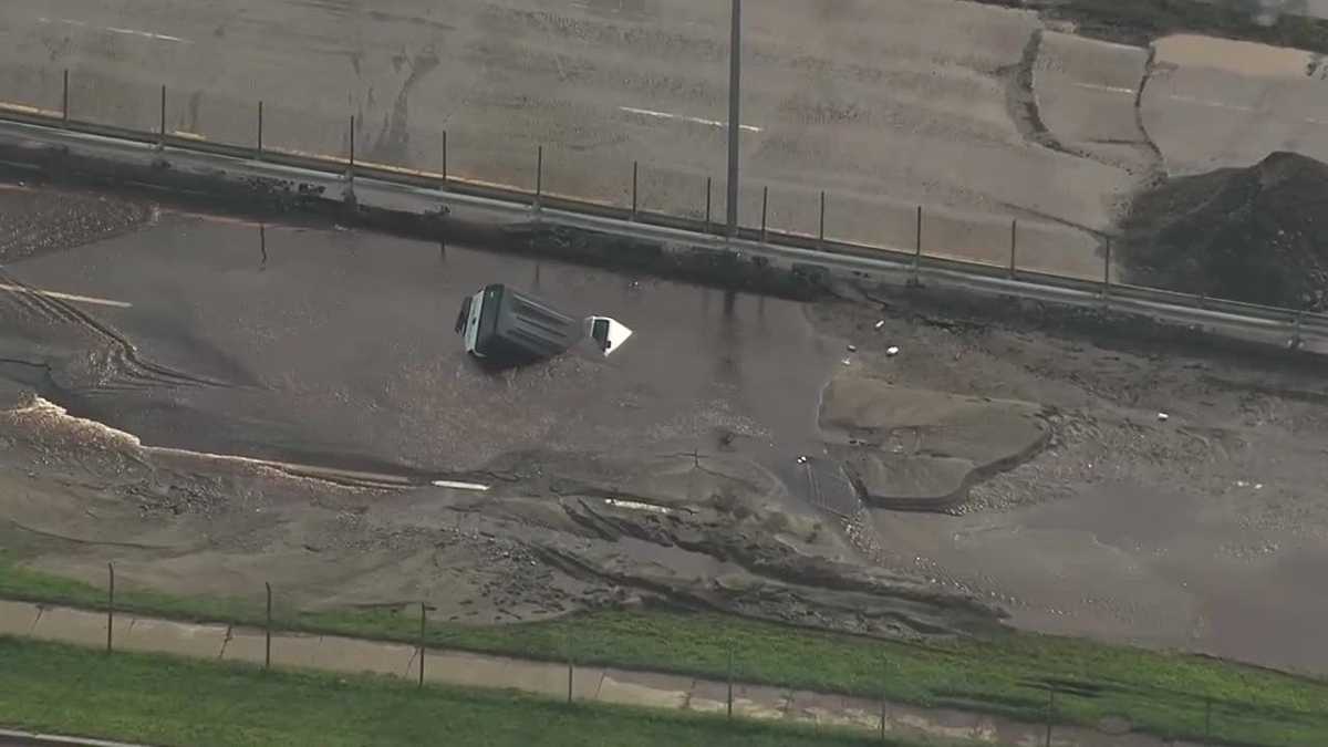 Huge water main break swamps vehicles, floods streets in Worcester