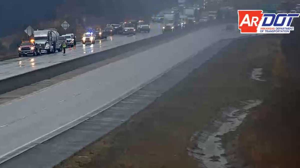 Wreck stops traffic near Bobby Hopper Tunnel