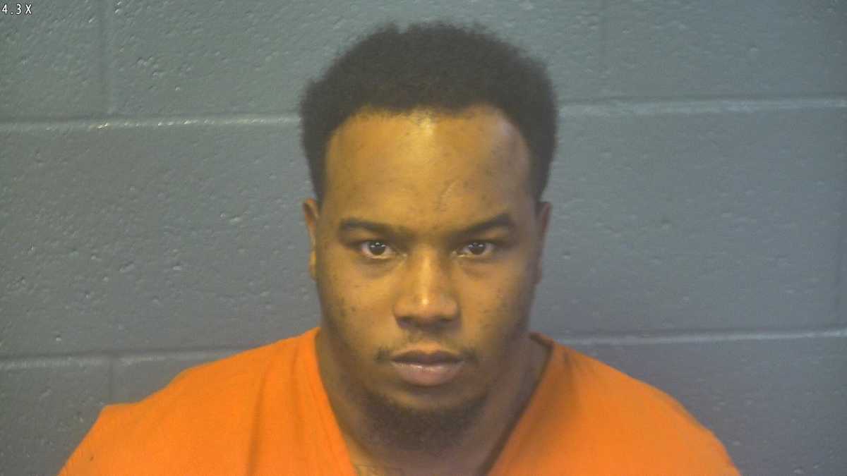 OKC police officer attacked, knocked unconscious while on job