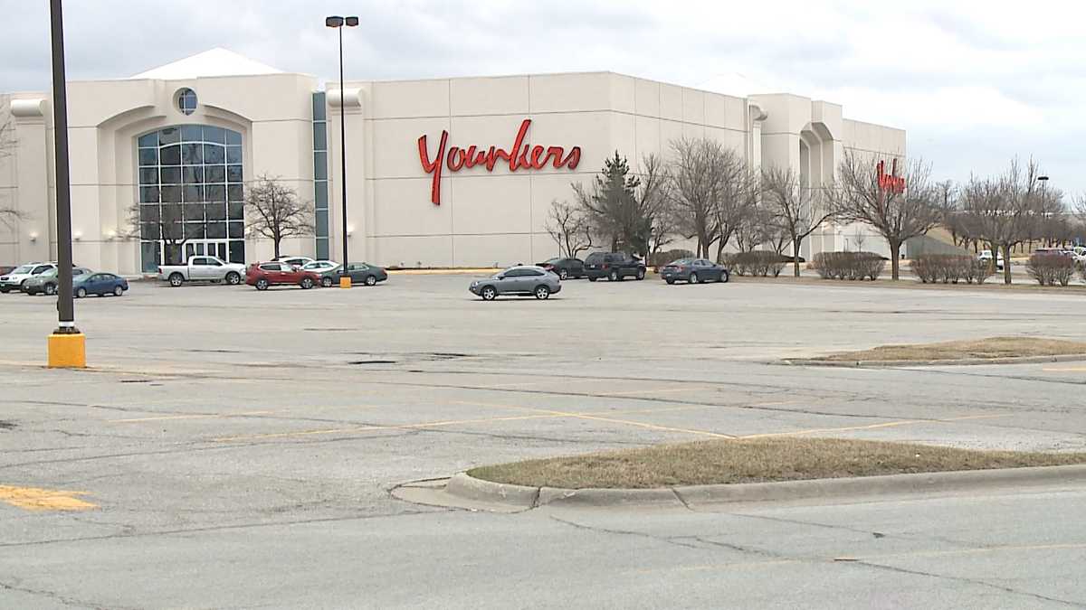 Younkers' owner hoping investor group will prevent store closures